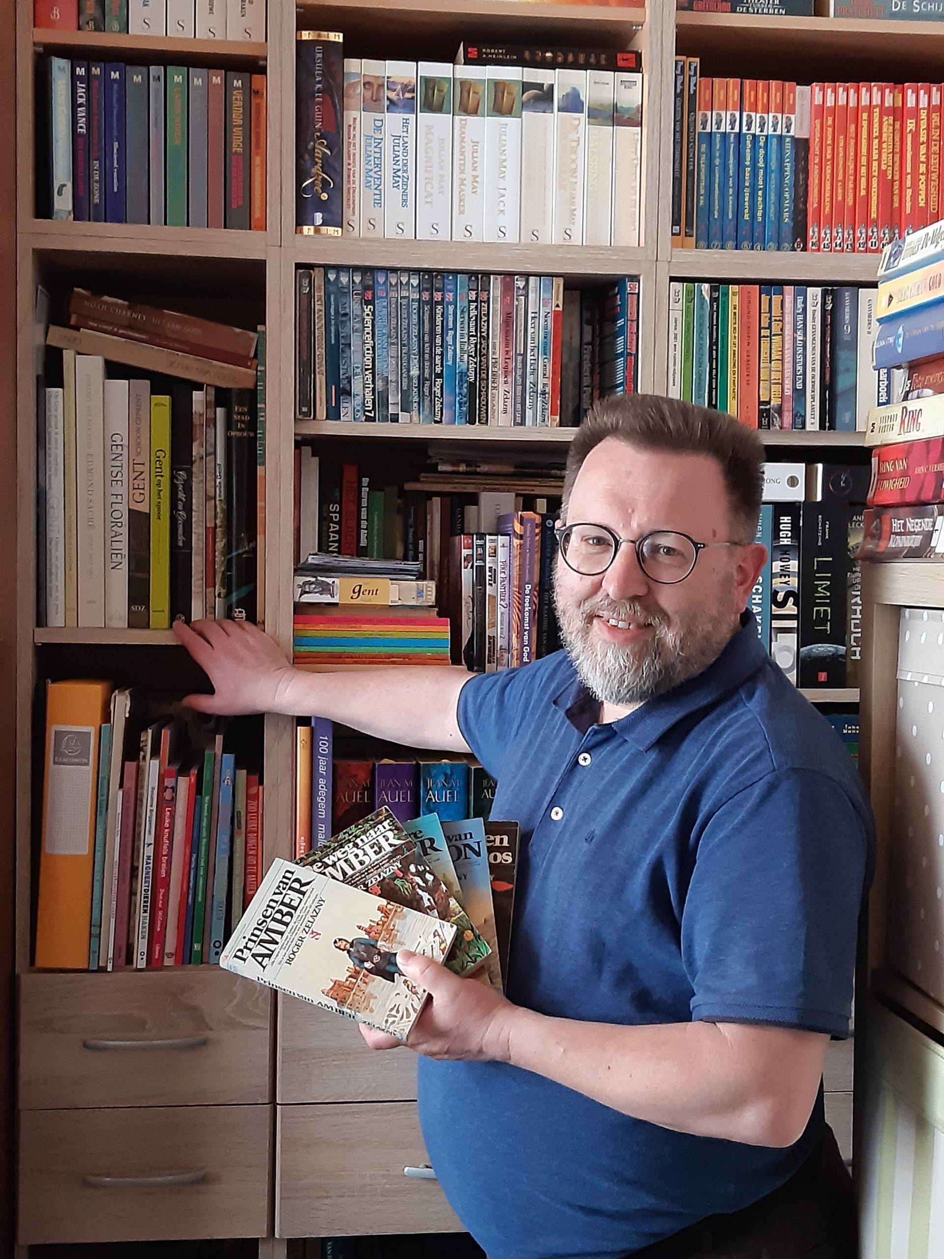 De ‘fantastische’ boekenkast van… Olav Heirman | Fantasize